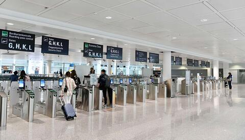 Security screening and passport control - Munich Airport